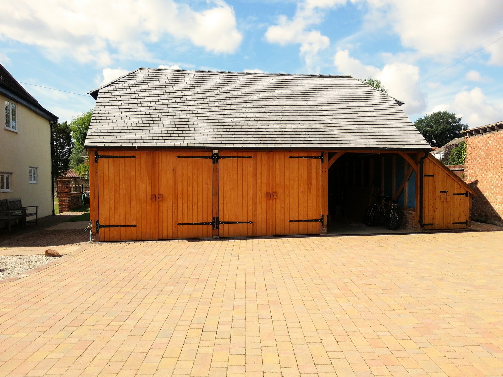 Wooden Garages in Scotland | Quality Oak Timber Kits